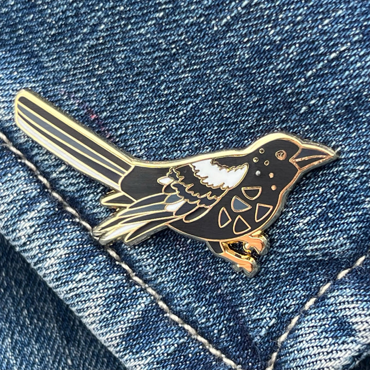 Braw Enamel Pin - Magpie – Mockingbird Lounge